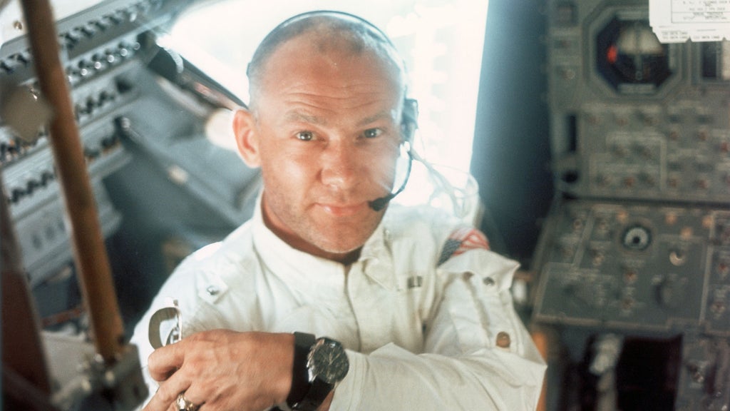 Buzz Aldrin's Big Tip for Ambitious Leaders in Just 6 Words | Inc.com