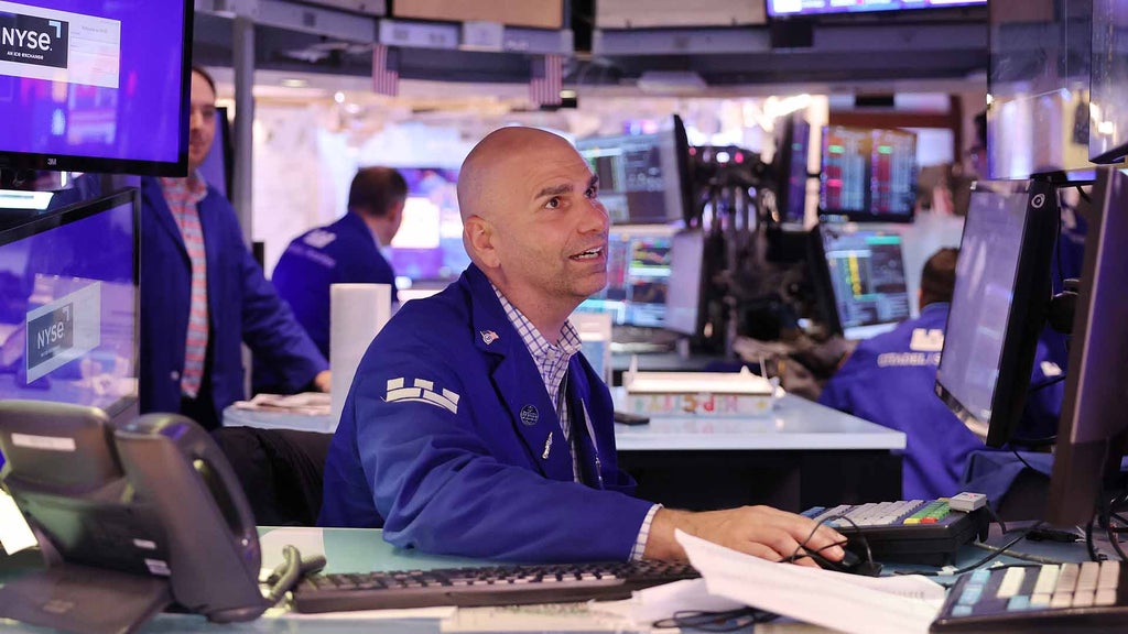 Stock Market Tumbles on Recession Fears | Inc.com