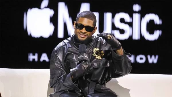 Apple's Super Bowl Marketing Playbook Is a Lesson in Keeping Customers ...